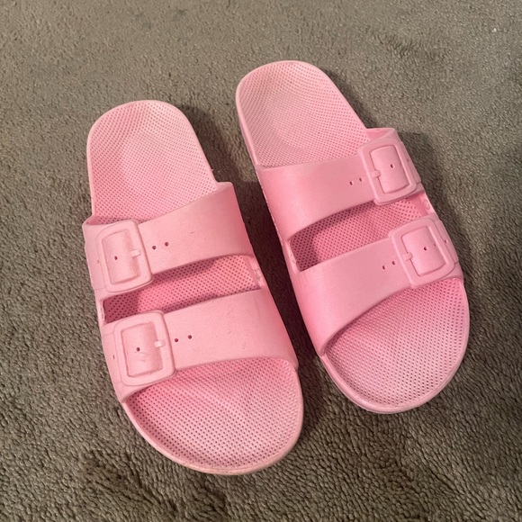 Freedom Moses | Shoes | Freedom Moses Pink Sandals | Poshmark